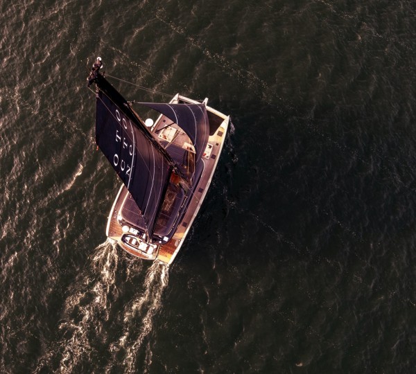 Yacht OTOCTONE, Sunreef Eco | CHARTERWORLD Luxury Superyacht Charters